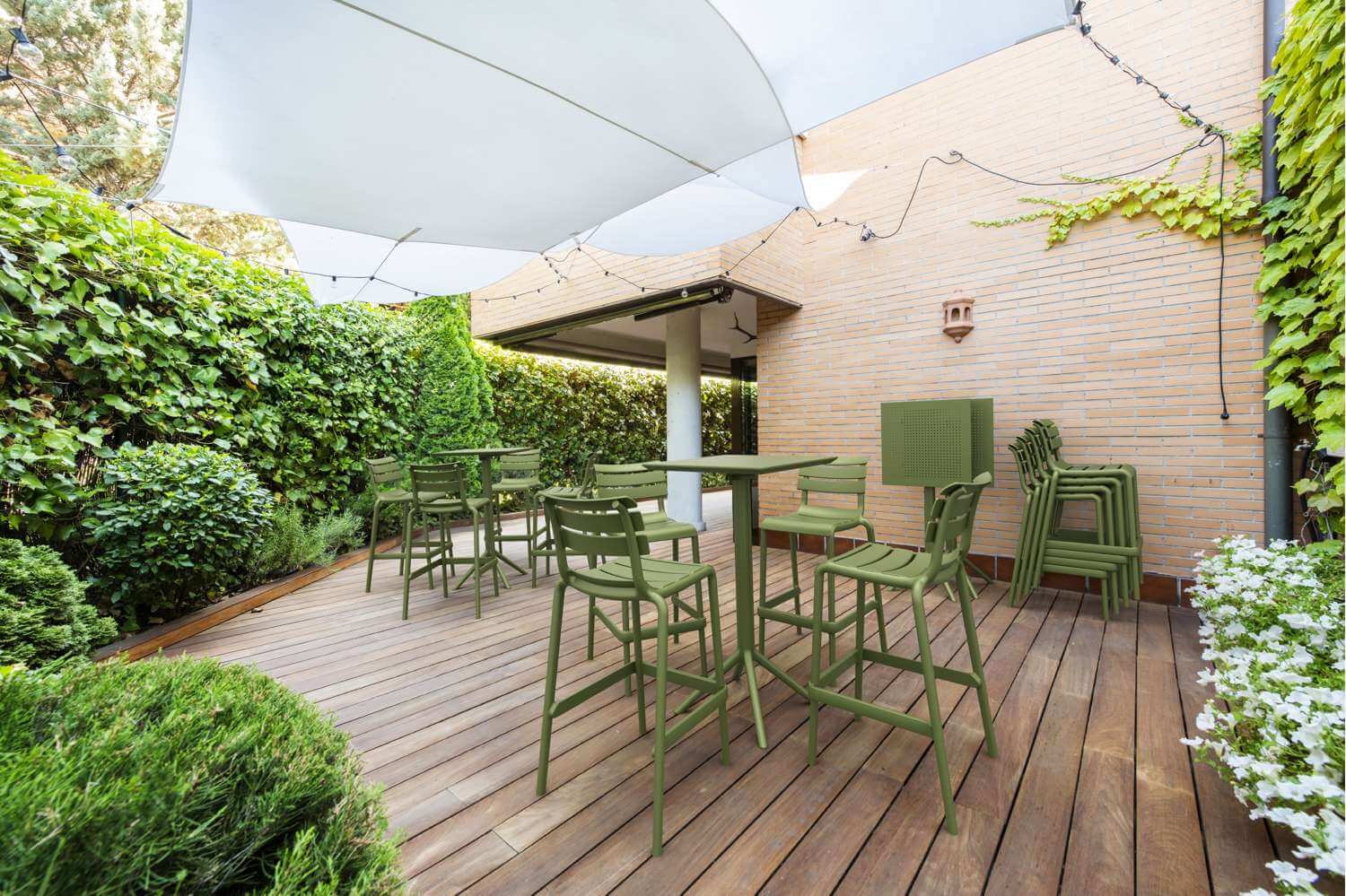 Siesta Helen Barstool – The Best Backyard