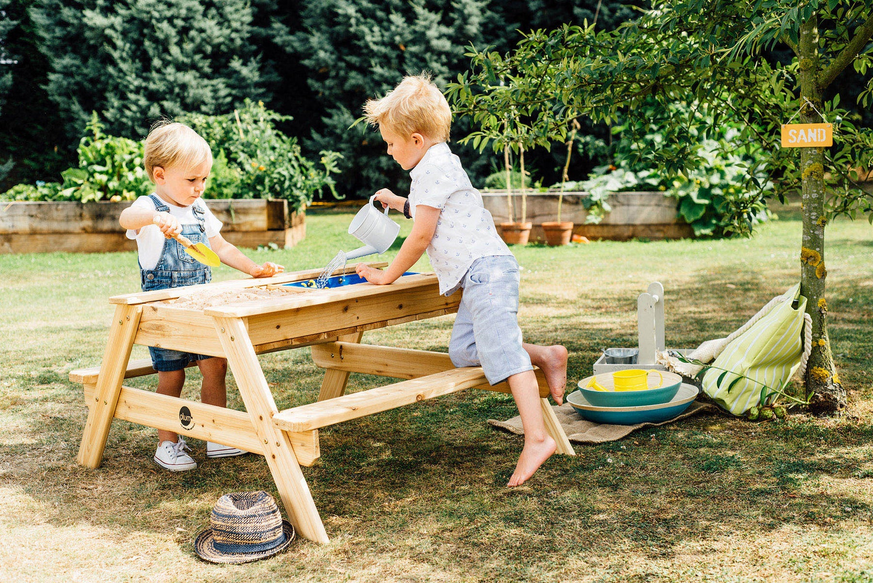 Plum Surfside Sand & Water Picnic Table – The Best Backyard